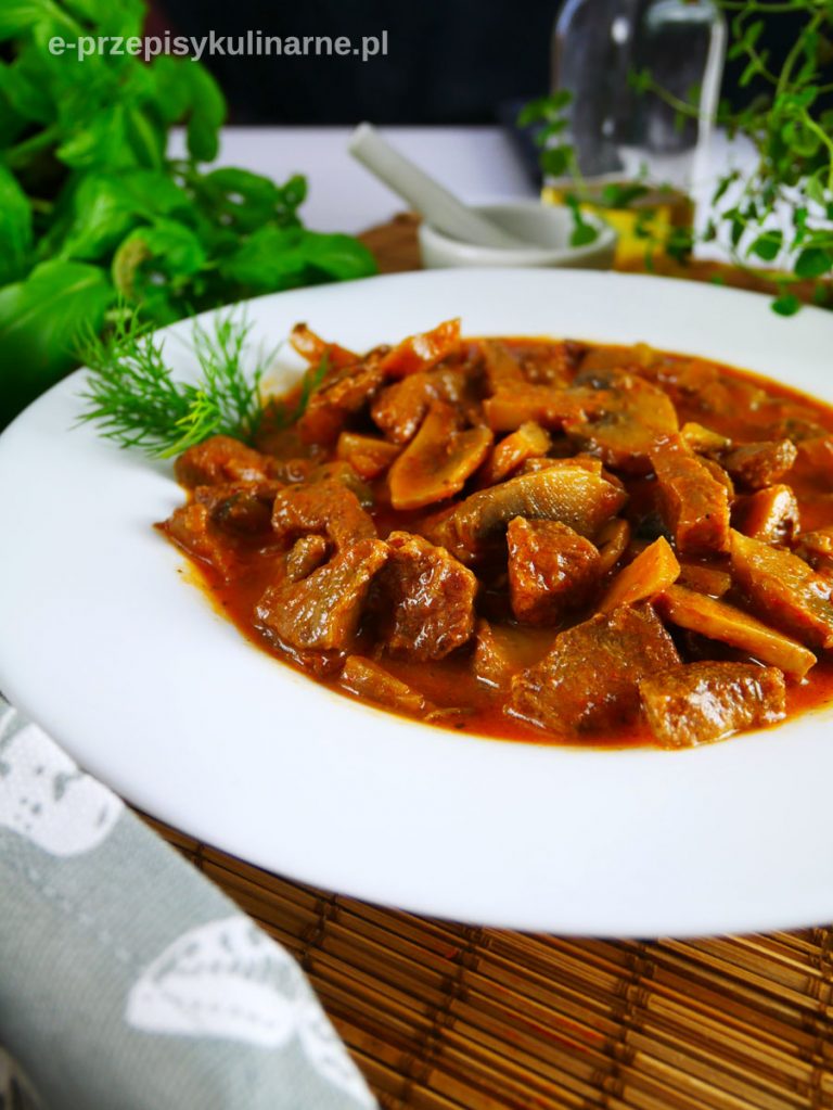 Boeuf Stroganow / Strogonow – klasyczny przepis - e-PrzepisyKulinarne.pl