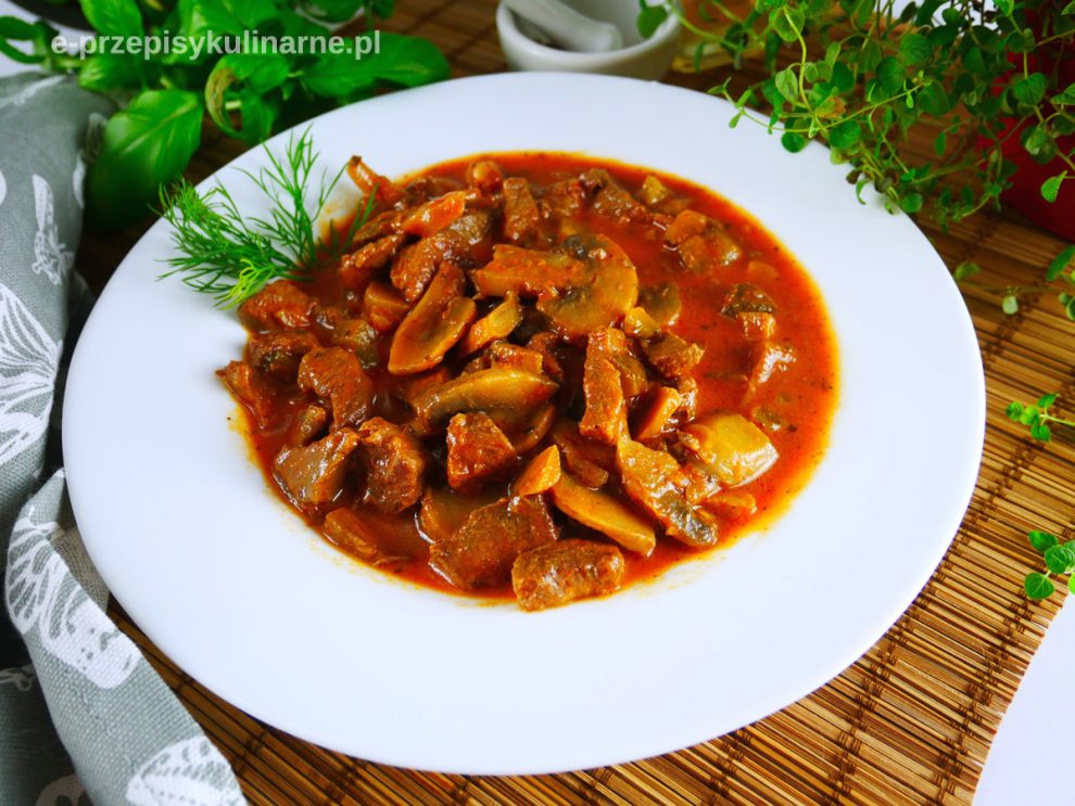 Boeuf Stroganow / Strogonow – klasyczny przepis - e-PrzepisyKulinarne.pl