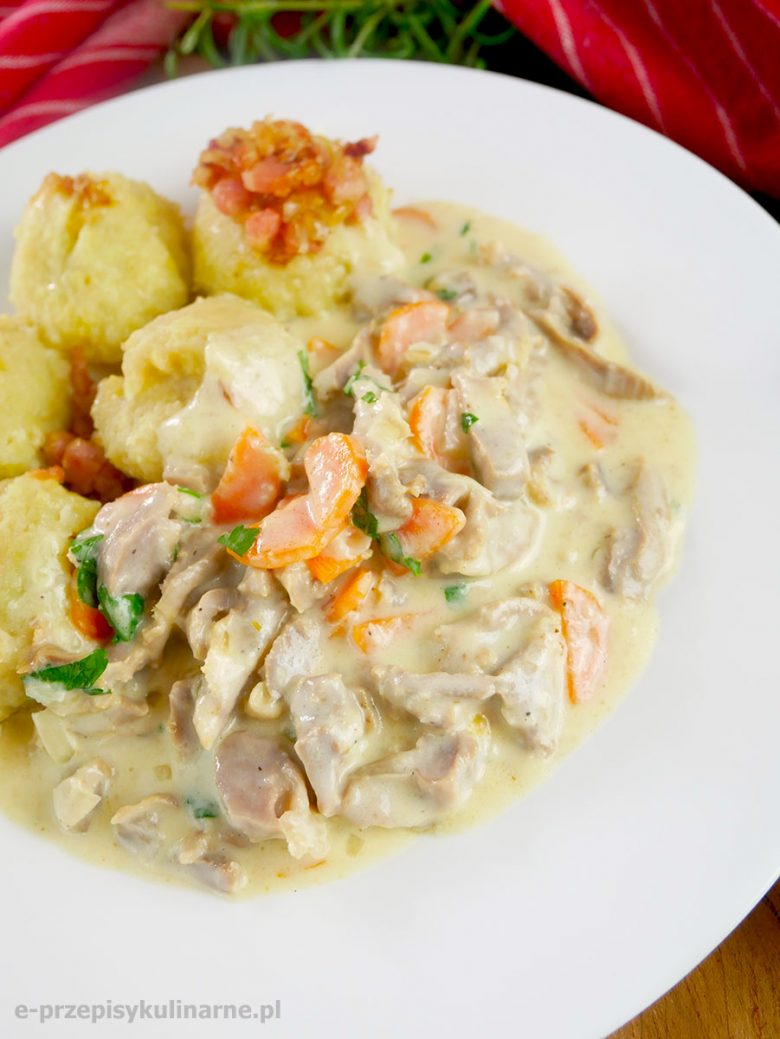 Żołądki drobiowe w sosie chrzanowym – pyszny i tani obiad