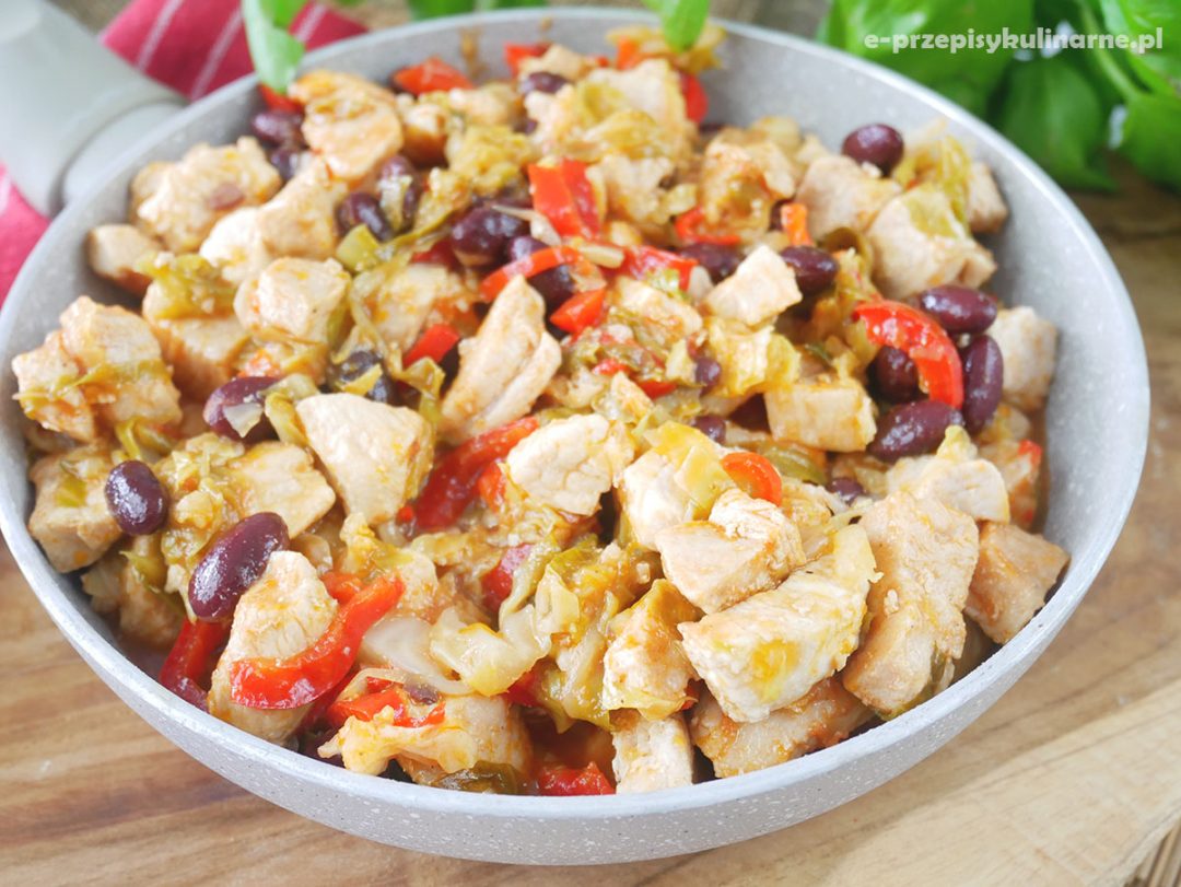 Prosty placek z rabarbarem – pyszne domowe ciasto - e-PrzepisyKulinarne.pl